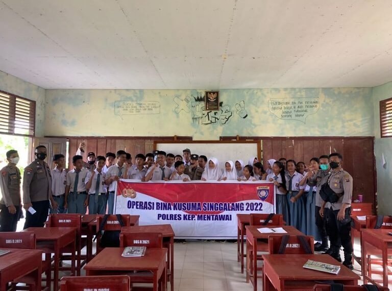 Bina Kusa Singgalang 2022, Sat Bimas Polres Mentawai Sosialisasi ke ...